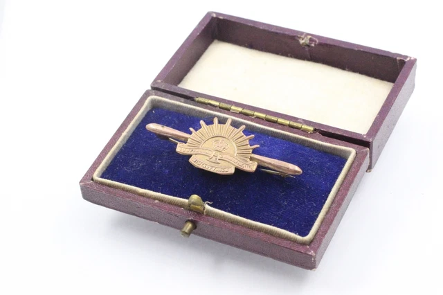 .375 9CT YELLOW GOLD Australian Commonwealth Military Forces Pin, 1.78g ...