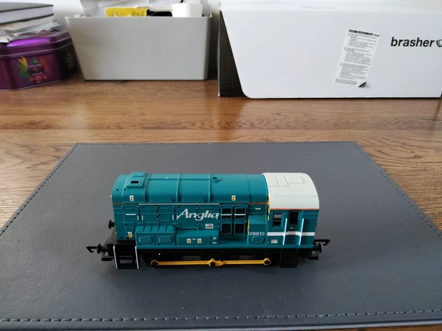 HORNBY REF R2239 Anglia Railways 0-6-0 Shunter Class 8 Locomotive 08810 ...