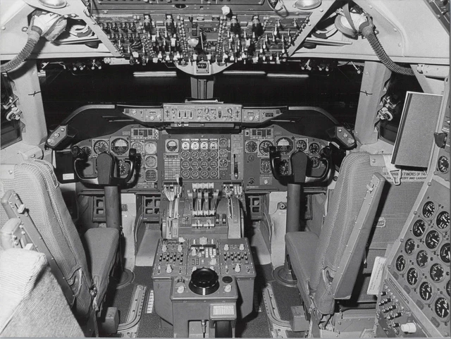 LUFTHANSA BOEING 747 Sl Flight Deck Cockpit Vintage Original Airline ...