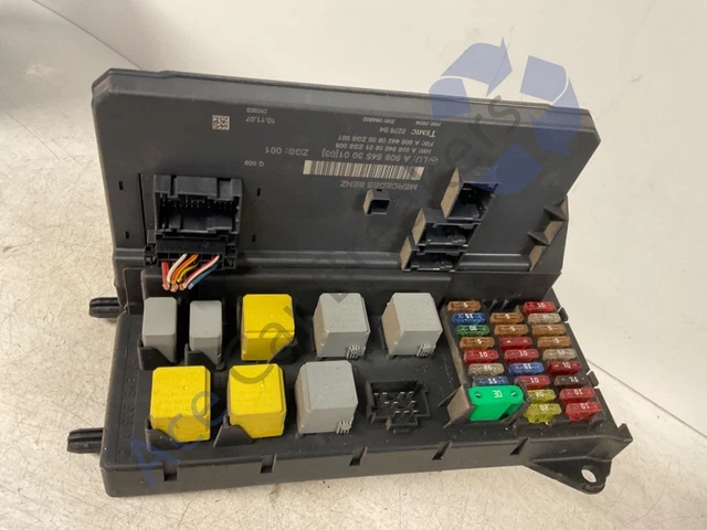 VOLKSWAGEN CRAFTER CR35 06-11 Pre-Facelift Relay/Fuse Box A9065453001 £ ...