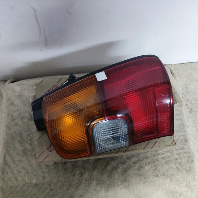 NOS GENUINE TOYOTA トヨタ Rh Rear Taillight Light Lamp Corolla E10 Station ...