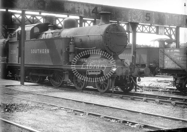 PHOTO SOUTHERN RAILWAY Steam Locomotive Class I1X 2596 at Eastbourne in ...