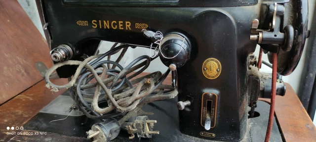 MACCHINA DA CUCIRE Singer con mobiletto anni '50-'60 EUR 350,00 ...