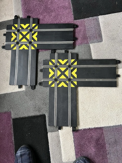 SCALEXTRIC STRAIGHT CROSSOVER 90 Degrees Track (C8210) £10.00 - PicClick UK