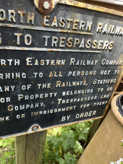 BRITISH RAILWAY CAST Iron Trespass Warning Sign £100.00 - PicClick UK
