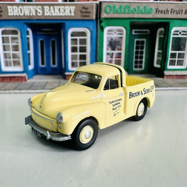 CLASSIX 1:76 OO Railway Scale Morris Minor Pickup Diecast Van Model £8.95 - PicClick UK