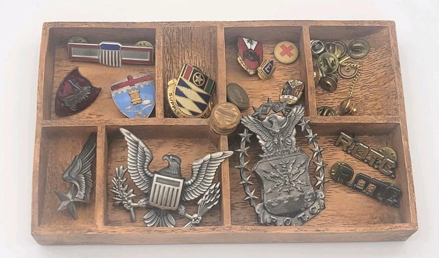 VINTAGE WWII PINS BADGES LOT Military ROTC Insignia WW2 Vietnam Era Lot ...
