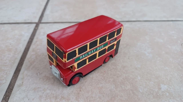 THOMAS TRACKMASTER BATTERY powered Red Bulgy Bus. Old style TOMY £8.99 ...