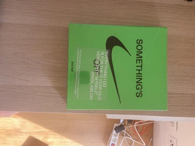 LIVRE VIRGIL ABLOH x Nike Icon’s « Something’s Off » EUR 35,00 ...