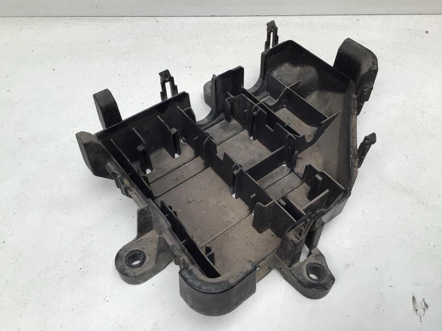 VE COMMODORE OMEGA SSV SV6 SS Calais engine bay fuse box base 92180623 ...