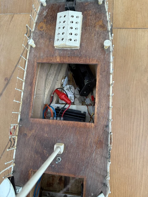 LARGE VINTAGE MODEL Pilot's Boat Trinity House Pathfinder 110cm x 19cm ...