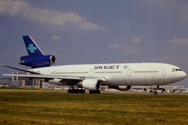 ORIGINAL 35MM COLOUR slide of Skyjet McDonnell Douglas DC-10-30 OO-PHN ...