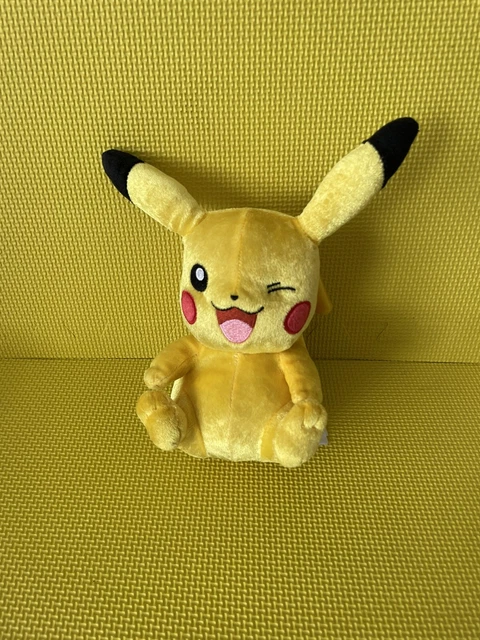 POKÉMON WINKING PIKACHU Tomy 20th Anniversary Plush #25 Official ...