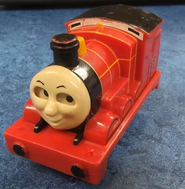 THOMAS AND FRIENDS Pull Back And Go JAMES Red Engine 2004 Moving Eyes ...
