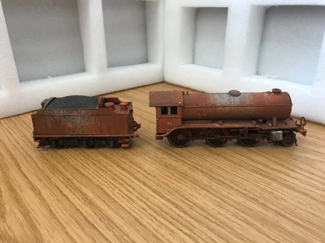 OO GAUGE RUSTED Weathered Model Railway Steam Locomotive Train & Tender ...