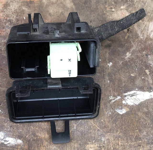 BMW MINI COOPER R56 Boîte Relais Fusible Baie Moteur 2755704 EUR 17,03 ...