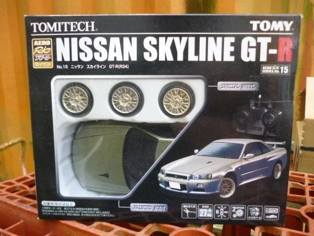 TOMYTEC AERO RC R34 Skyline GT-R Special of manufacturer's paint £116. ...