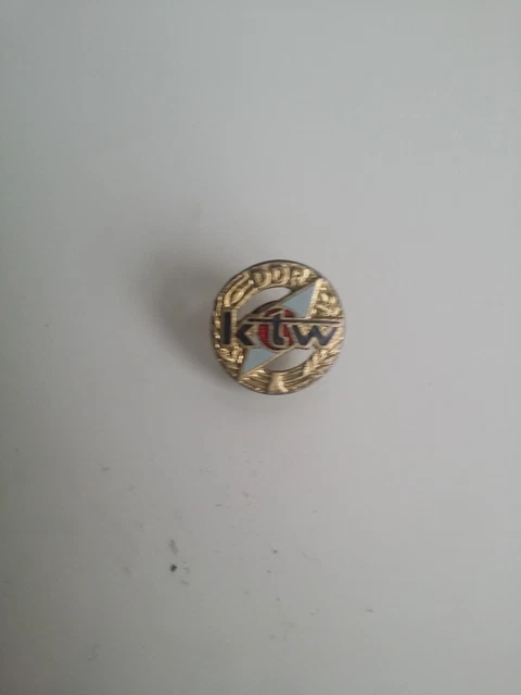 KTW ORDEN MEDAILLE Ehrenzeichen DDR GST NVA FDJ VP Dachbodenfund alt ... KTW ORDEN MEDAILLE Ehrenzeichen DDR GST NVA FDJ VP Dachbodenfund alt ...