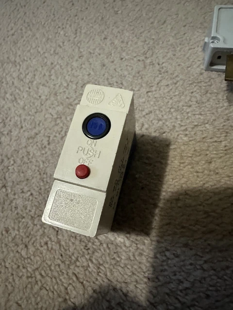 WYLEX PLUG IN push button MCB Circuit breaker Fuse 15A $19.27 - PicClick AU