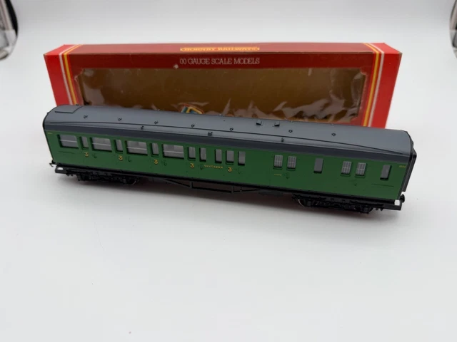 HORNBY OO R486 x 2 & R487 x 2 SR Composite Coaches - Excellent ...