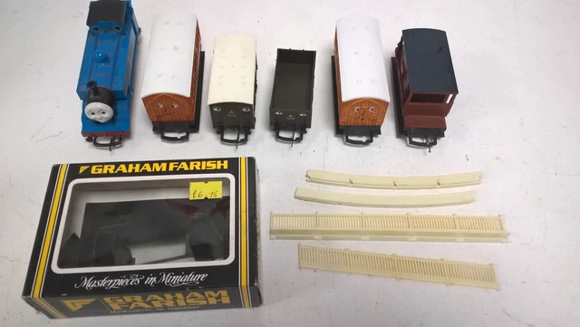 HORNBY THOMAS THE Tank Engine & 5 Carriages (Annie & Clarabel) 060 Used ...