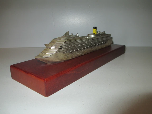 MAQUETTE BATEAU CROISIERE PAQUEBOT COSTA MAGICA Bois et Metal : 23 cm x ...