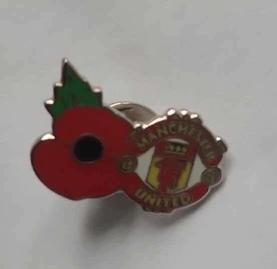 MANCHESTER UNITED FC Badge Wear With Pride Ideal Gift For Supporter Or ...