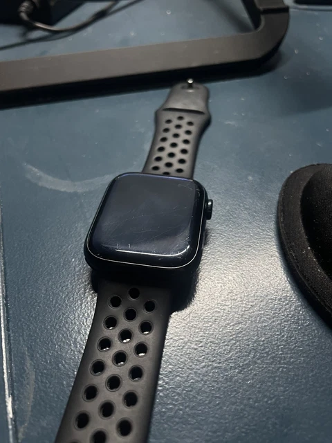 Apple Watch 8 Nike 45mm