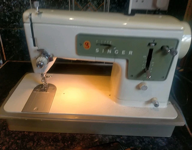 VINTAGE SINGER SEWING Machine 427 With Bakelite Foot Control Pedal £65. ...