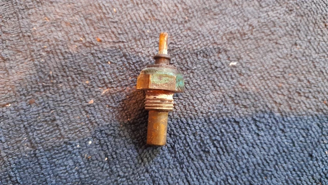 MERCEDES W124 W201 coolant sensor original Mercedes part 0055422617 £5. ...
