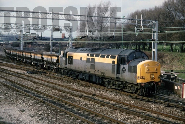 35MM SLIDE BR British Rail Diesel Loco Class 37 37142 Stoke 1996 Orig £ ...
