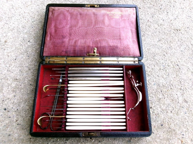ANCIEN COFFRET DE Dentiste - Collin - Instrument De Medecine Chirurgie ...