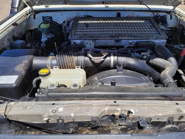 TOYOTA LANDCRUISER 76/78/79 Series 10/2007-2025 Fuse Box Engine Bay ...