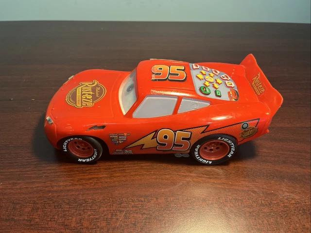 DISNEY PIXAR CARS FAST TALKIN' LIGHTNING MCQUEEN Talks & Moves ...