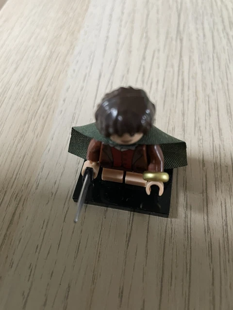 LEGO LOTR/HOBBIT MINIFIGURE - Frodo Baggins With Cape,Sword and Ring £7 ...