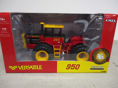 ERTL VERSATILE MODEL 950 4WD Toy Tractor "2022 NFTM" 1/32 Scale, NIB £ ...