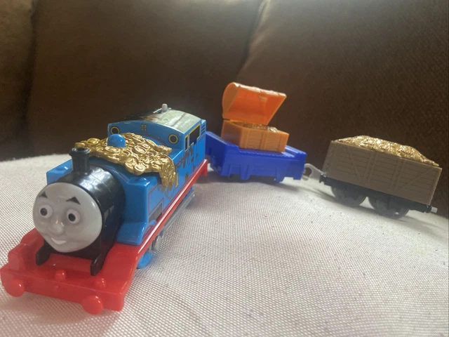 THOMAS FRIENDS TRACKMASTER Gold Coins Treasure Chest Motorized Train ...