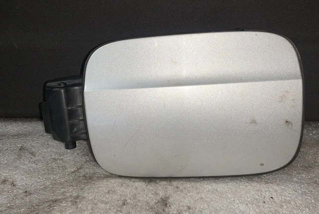 AUDI A4 B8 8K S-line 2.0 TDI Fuel Filler Cap Cover in Silver 8K0809999A ...