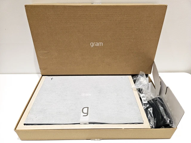 LG GRAM SUPERSLIM Laptop * 990 grams * 6TB SSD * i7 * 15.6" OLED ...