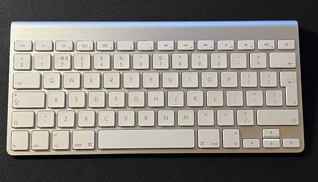 GENUINE APPLE WIRELESS Keyboard UK QWERTY Layout Model No. A1314 ...