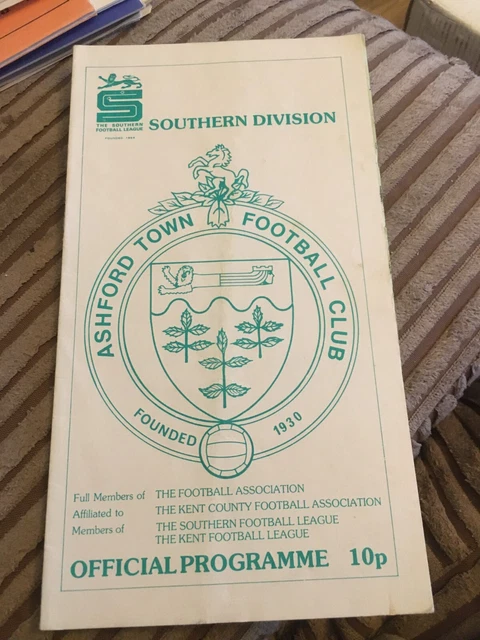 ASHFORD TOWN V Folkestone 1983/84 SLC 1R 2L £2.99 - PicClick UK