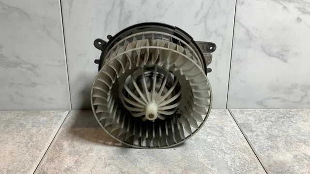 ORIGINAL MERCEDES BENZ W203 Behr Interior Fan Motor A2038218651 De £62. ...