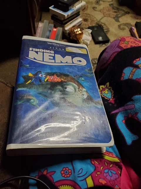 FINDING NEMO, VHS, Band, ClamShell, Walt Disney, Pixar, Ellen DeGeneres ...