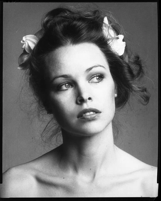 MICHELLE PHILLIPS BREATHTAKING Bareshoulder Glamour Pose Vintage 8x10 ...