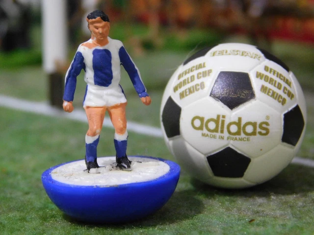 VINTAGE 1970S SUBBUTEO - CLASSIC HEAVYWEIGHT SPARE - HERTHA BERLIN ...