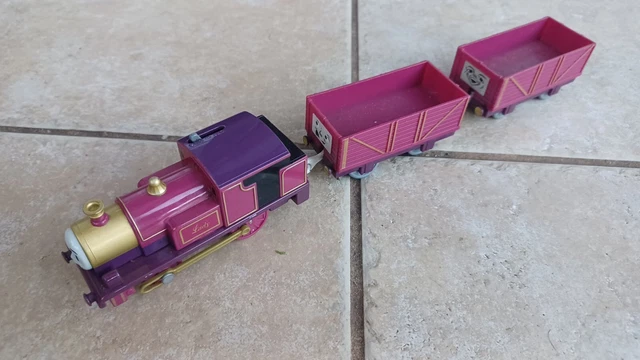 THOMAS TRACKMASTER LADY train with original trucks (battery operated ...