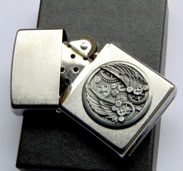 ORIGINAL ZIPPO FEUERZEUG Steam Wings Emblem Zippo Sturmfeuerzeug 2007680 Neu ! EUR 28,95 ...