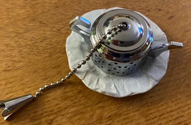 SÜSSES TEESIEB NEU Teekanne * Teefilter Tee-Ei Edelstahl * Unbenutzt ...