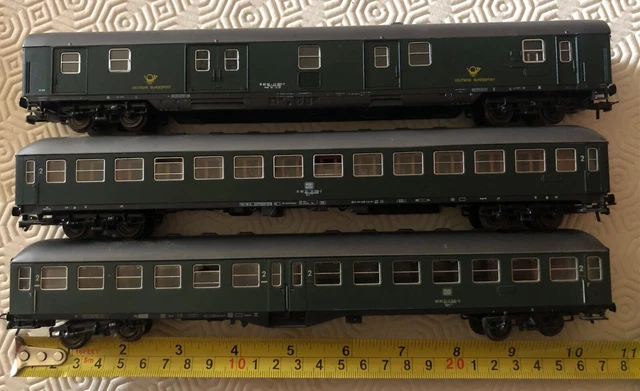ROCO HO 3 DB 27cm Express Coaches. All fitted with interior lighting ...