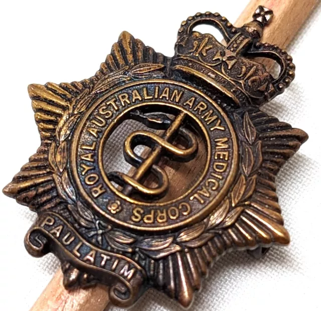 1953 60 Vietnam War Era Australian Army Medical Corps Uniform Cap Badge